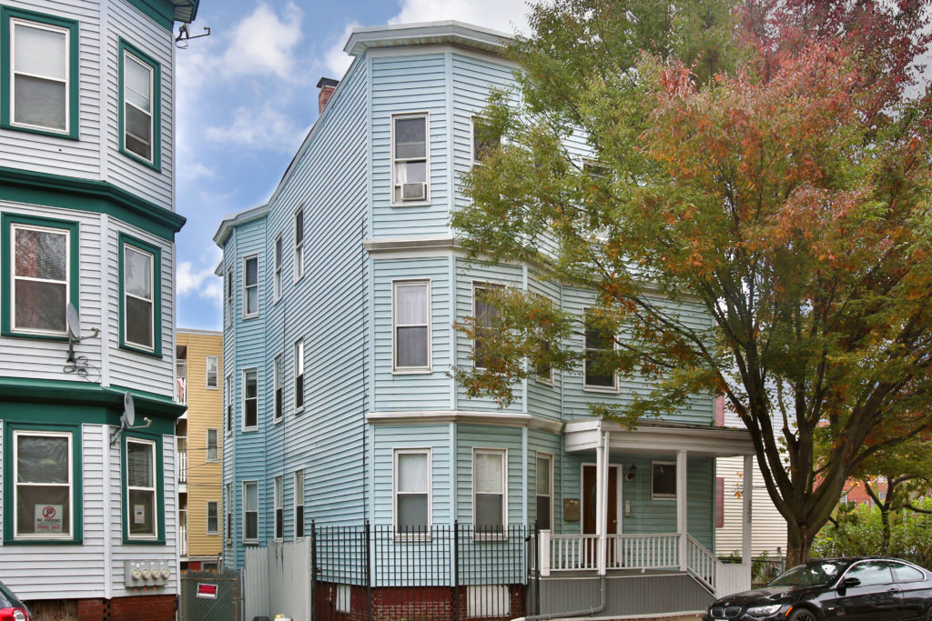 Charming 3 Bedroom Condo in Polish Triangle/Andrew Square Neighborhood